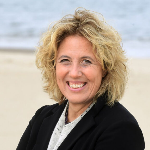 Stephanie McClellan - Turn Forward